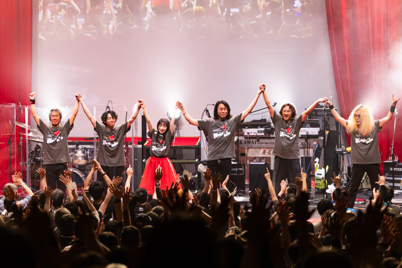 椎名へきる、バレンタインに愛の“直撃”！ 約1年ぶりの単独公演『Heart Strike』で魅せた甘くてビターなロック魂 | seigura.com